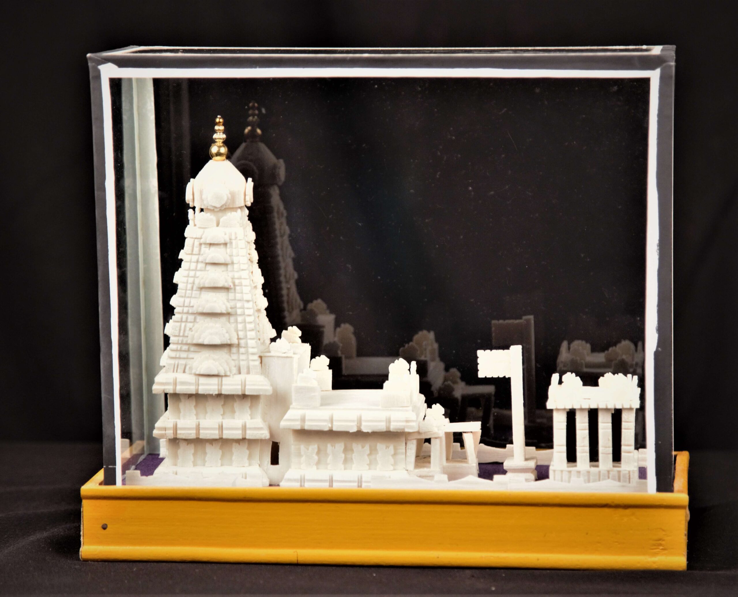 Tanjore temple gift - DS Aiyyelu